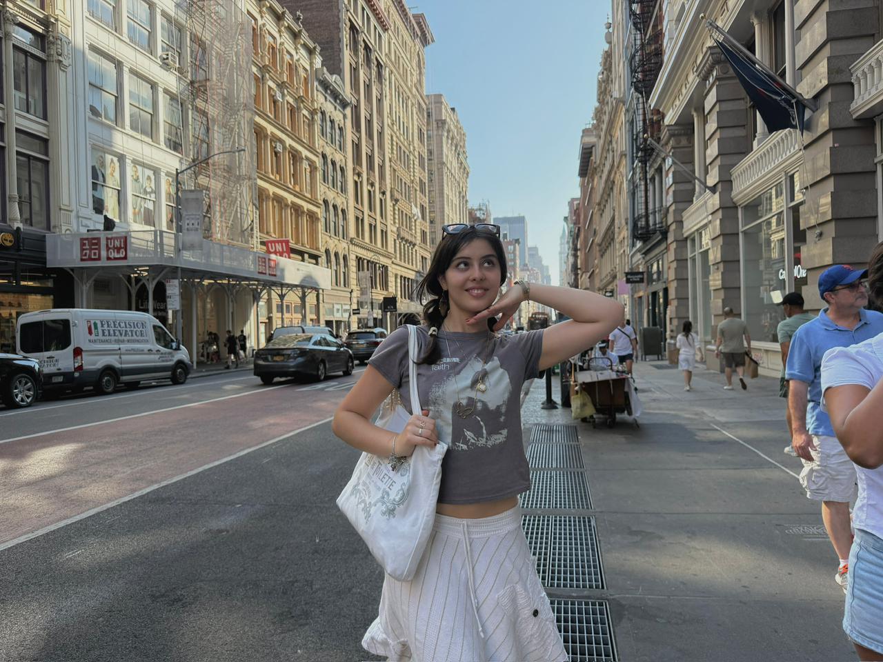 Formação bilíngue da IENH impulsiona trajetória internacional de ex ...